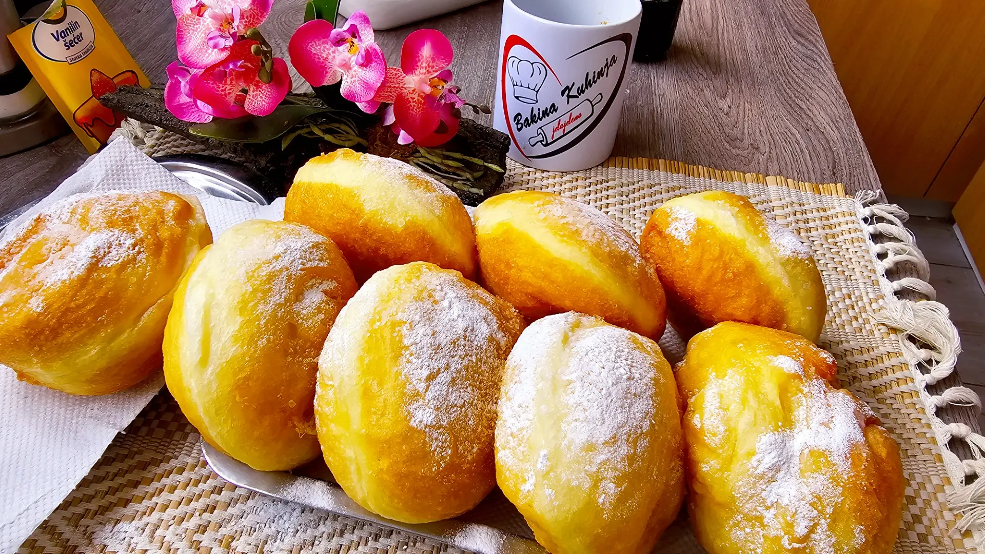 Penaste mirisne krofne po bakinom receptu: Mekane kao duša